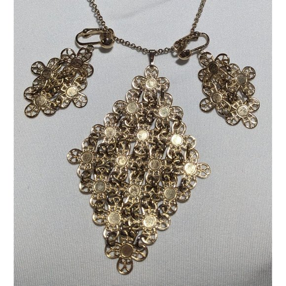 Sarah Coventry | Jewelry | Vintage 7s Sarah Coventry Gold Jewelry Set ...